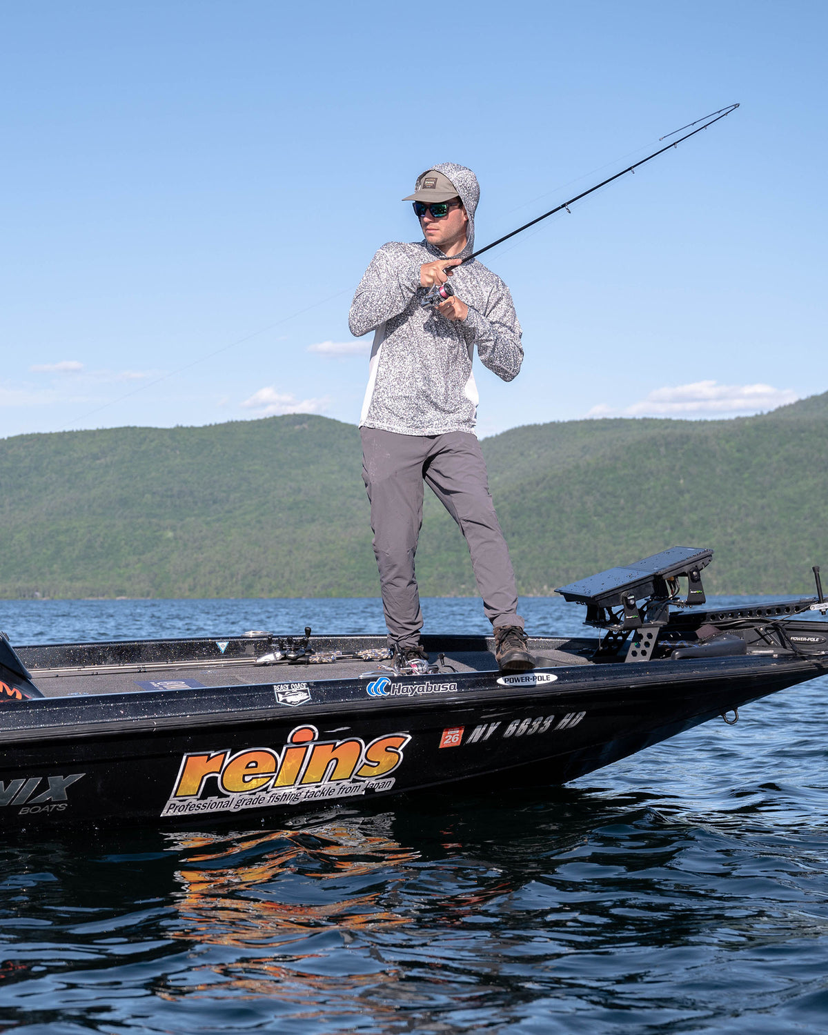 Men's Solar Hoody UPF-30+ - Challenger 2025 | Simms Fishing